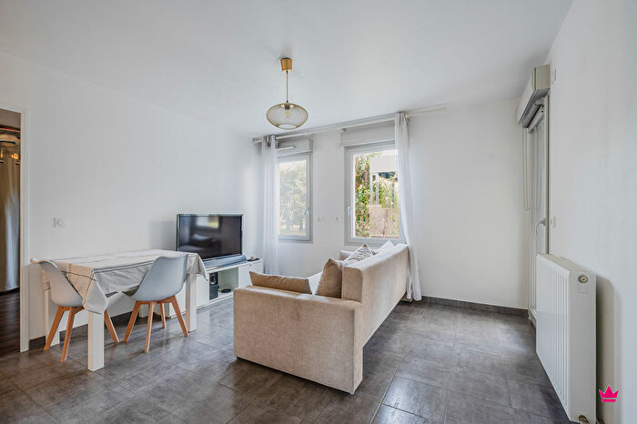 Appartement 2 pièces à Meyzieu, Sud Ouest, à vendre