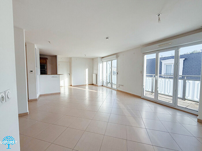 Appartement à vendre - Sainte-Geneviève-des-Bois, Liers, Croix Blanche - 4 pièces - 2 chambres