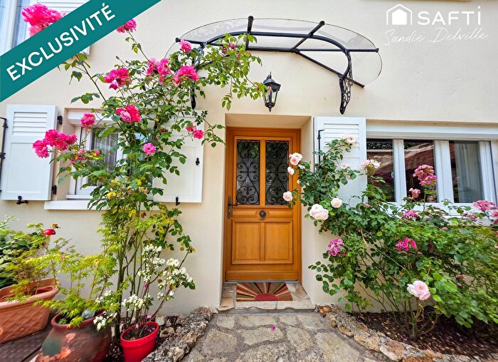 Maison 5 pièces à vendre à Vaux-le-Pénil