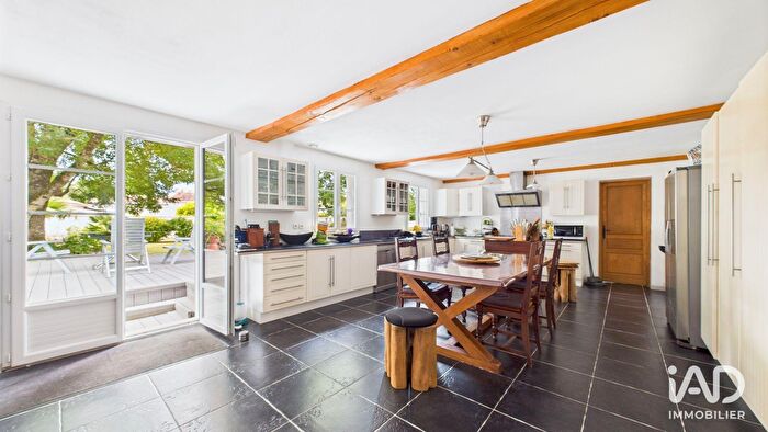 Maison à vendre - Vouhé - 9 pièces - 6 chambres