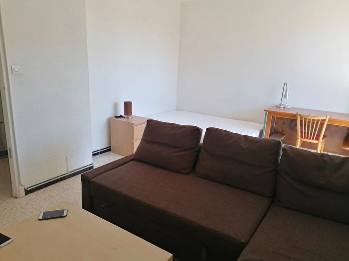 Appartement à louer - Nîmes, Les Oliviers - 1 pièce