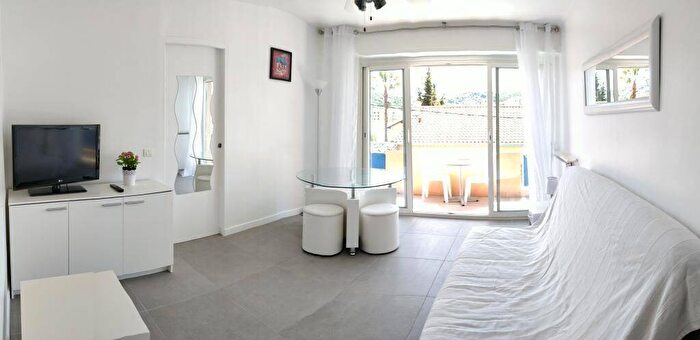 Brusquet-Retenaou-Devens, Vallauris : Appartement 2 pièces à louer