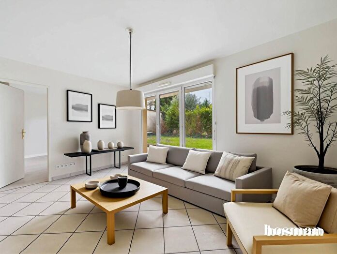 Appartement à vendre - Vaulx-en-Velin, Village - 2 pièces - 1 chambre