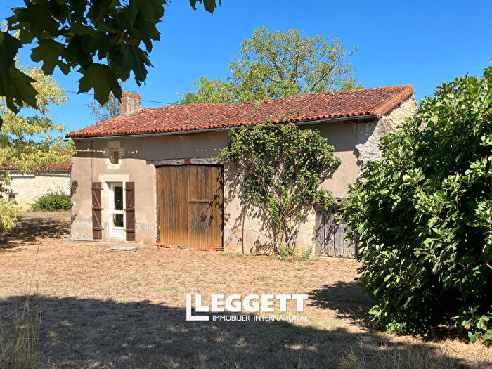 Saint-Martin-l'Ars - Maison 2 pièces à vendre