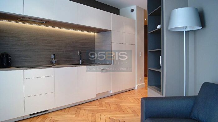 Appartement à louer - Lyon ème arrondissement - 3 pièces - 2 chambres