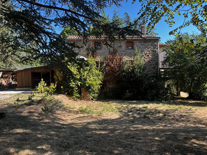Maison 4 pièces à louer à Saint-Romain-d'Ay