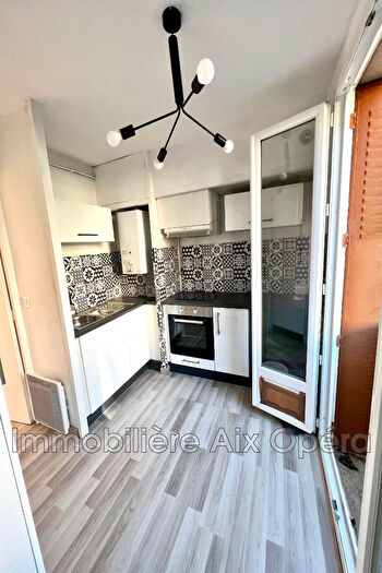 Appartement à louer - Aix-en-Provence, Pont de lArc - 3 pièces - 2 chambres