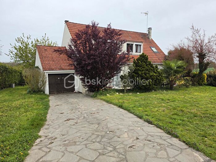 Maison 8 pièces à Pommeuse, à vendre