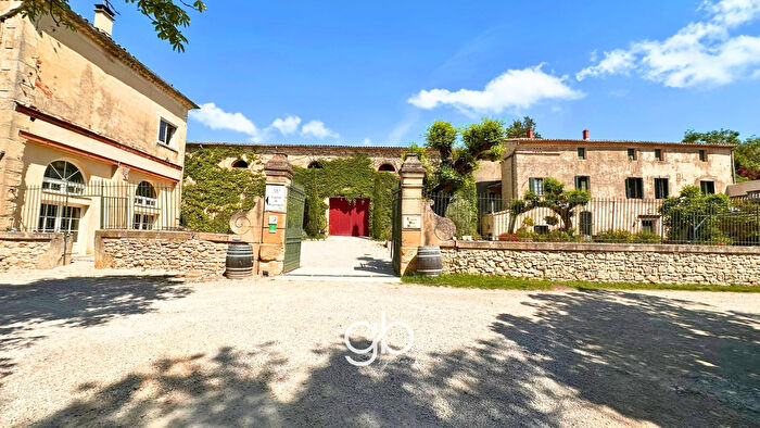Sommières : Maison 13 pièces à vendre