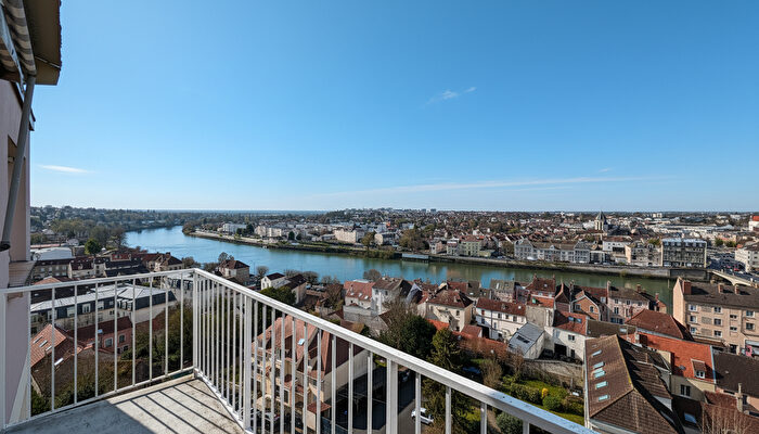 Appartement à vendre - Avallon - 4 pièces - 2 chambres