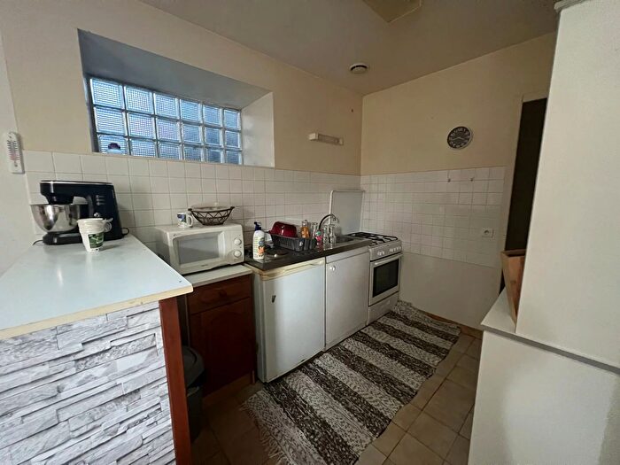 Lussac-les-Châteaux : Appartement 2 pièces à louer