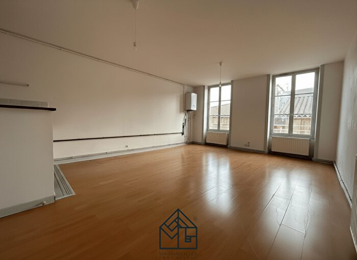 Appartement 3 pièces à Charlieu, à louer