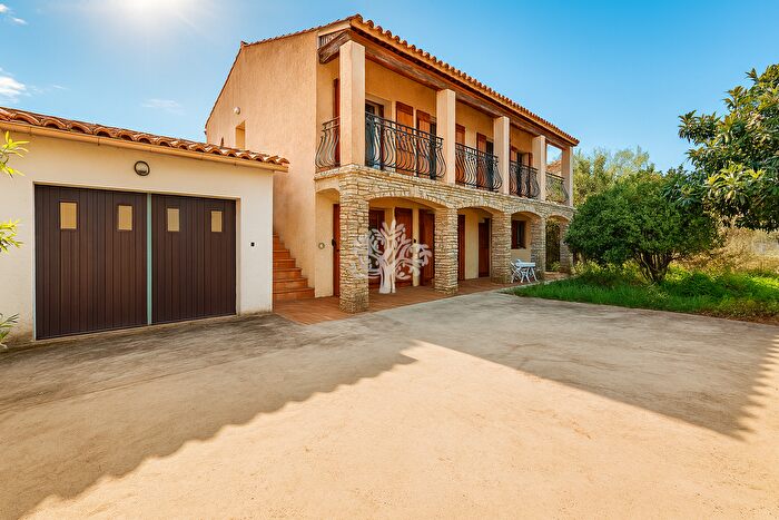 Maison à vendre - Sanary-sur-Mer, La Poussarague - 6 pièces - 4 chambres