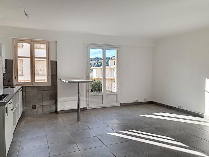 Appartement 3 pièces à Nice, Le Ray, à louer