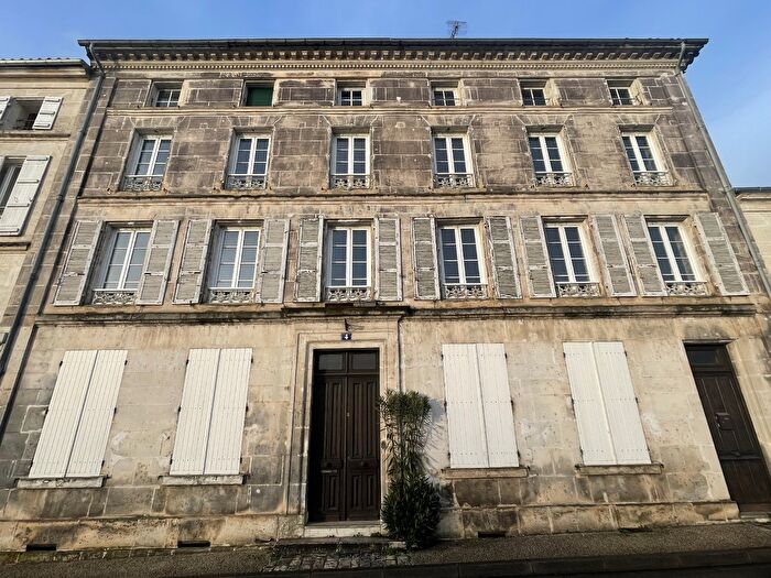 Maison à vendre - Jarnac - 9 pièces - 6 chambres