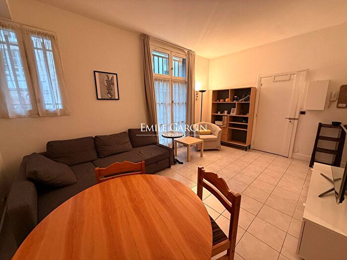 Appartement à louer - Saint Gervais, Paris ème arrondissement - 2 pièces - 1 chambre