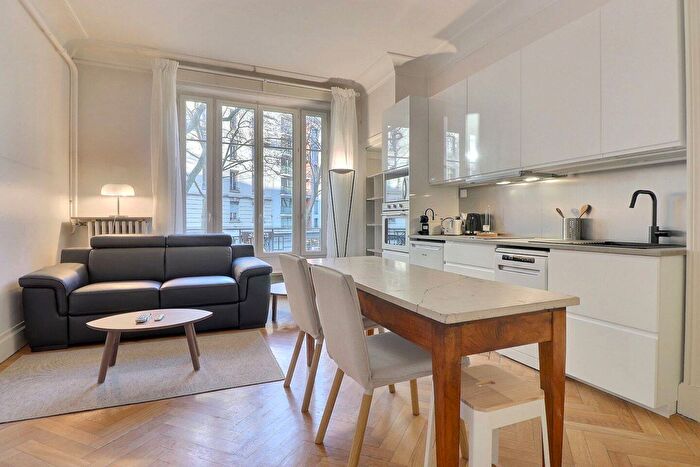 Appartement à louer - Saint Louis, Lyon ème arrondissement - 2 pièces - 1 chambre