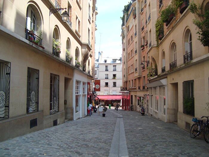 Appartement à louer - Val de Grace, Paris ème arrondissement - 2 pièces - 1 chambre