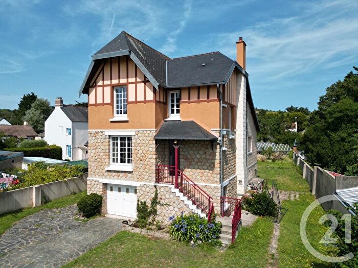 Maison à vendre - Barneville-Carteret - 9 pièces - 6 chambres