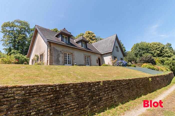 Maison à vendre - La Fontenelle - 10 pièces - 7 chambres