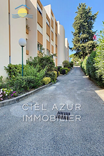 Antibes, Antibes-les-Pins, Trianon, Le Fournel, Peyregoue : Appartement 2 pièces à vendre