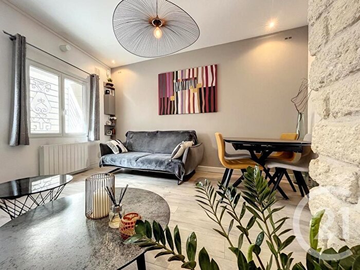 Maisons à vendre et appartements à louer - 1