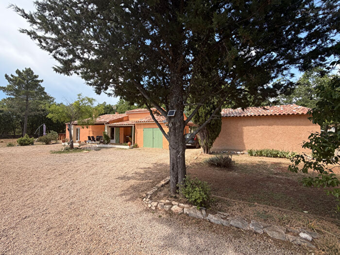 Maison 5 pièces à Régusse, à vendre