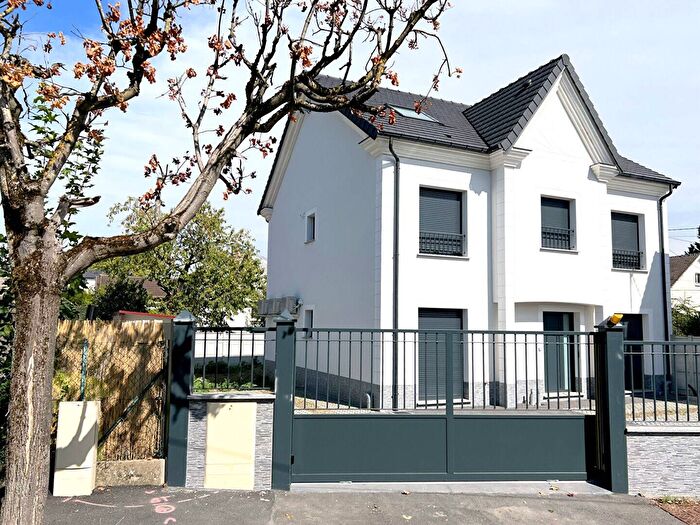 Appartement à louer - Voltaire-Hyppolyte Pina, Gagny - 2 pièces - 1 chambre