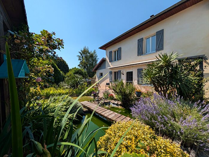 Maison 5 pièces à vendre à Saint-Hilaire-de-la-Côte