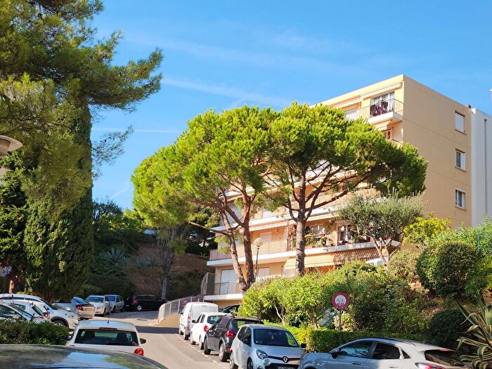 Appartement à vendre - Nice, Saint-Pierre de Feric - 3 pièces - 2 chambres