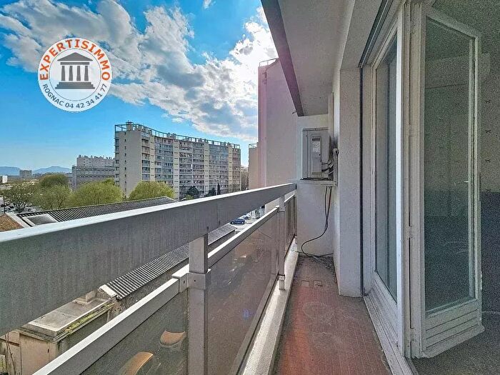 Appartement à vendre - Marseille e , Saint-Pierre - 2 pièces - 1 chambre
