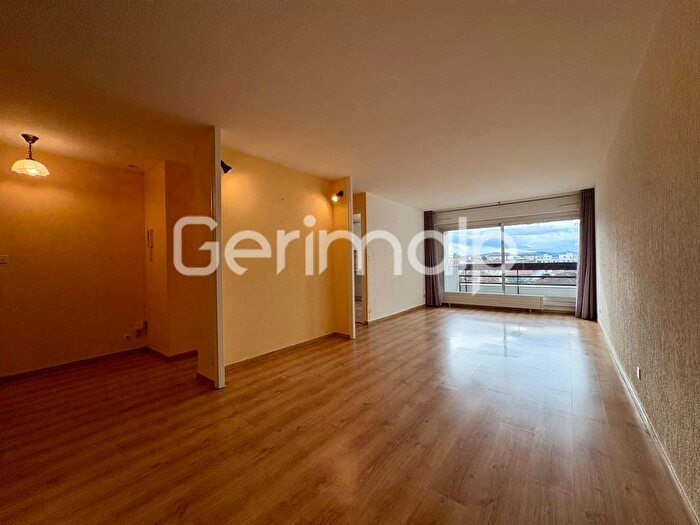 Appartement à louer - Les Fins, Annecy - 4 pièces - 3 chambres