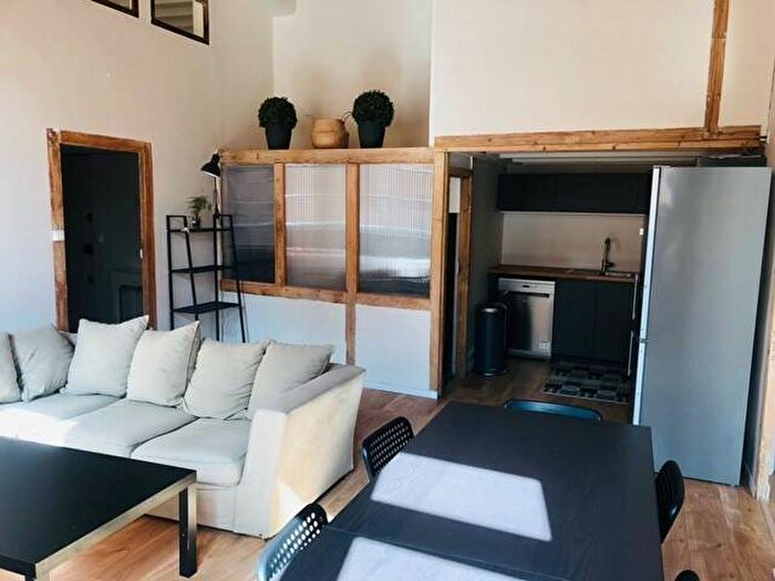 Appartement à louer - Croix Rousse Centre, Lyon ème arrondissement - 4 pièces - 3 chambres