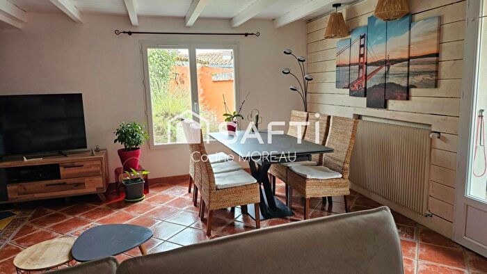 Maison à vendre - Sireuil - 5 pièces - 3 chambres