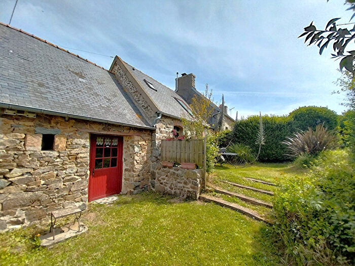 Maison à vendre - Plougrescant - 9 pièces - 5 chambres