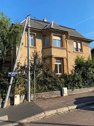 Maison à louer - Metz - 10 pièces - 7 chambres