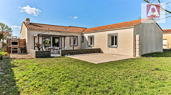 Maison à vendre - La Chapelle-Hermier - 5 pièces - 3 chambres