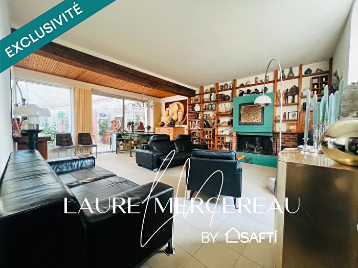 Maison à vendre - Saint-Étienne-du-Bois - 7 pièces - 4 chambres