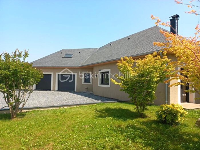 Maison à vendre - Loucrup - 8 pièces - 4 chambres