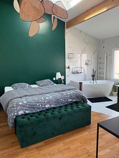 Berges Noyers Pv, Sucy-en-Brie - Maison 7 pièces à louer