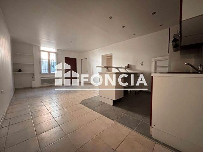 Appartement à louer - Esplanade, Nîmes - 3 pièces - 2 chambres