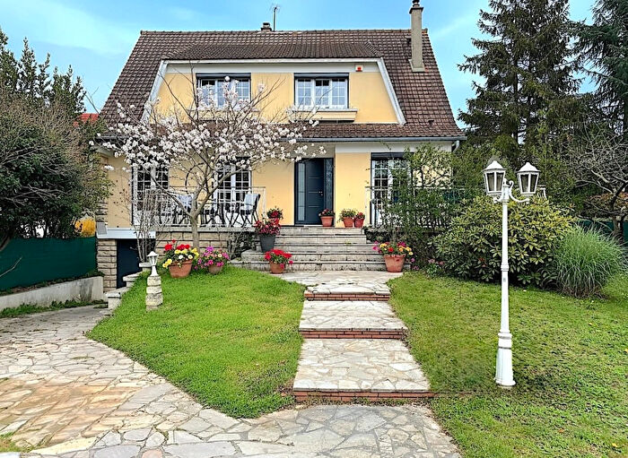 Maison à vendre - Herblay, Centre-ville - 8 pièces - 5 chambres