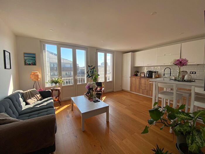 Appartement à louer - Bordeaux, Bassins à Flot - 4 pièces