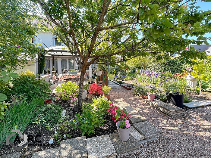 Maison à vendre - La Chapelle-Saint-Mesmin - 6 pièces - 3 chambres