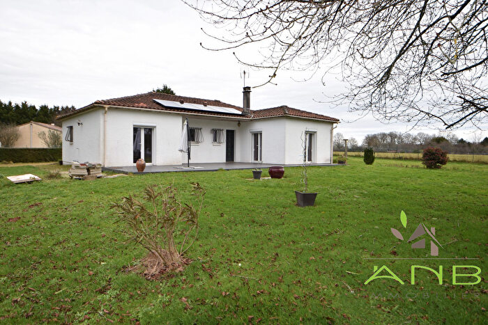 Maison à vendre - Bussière-Badil - 4 pièces - 3 chambres