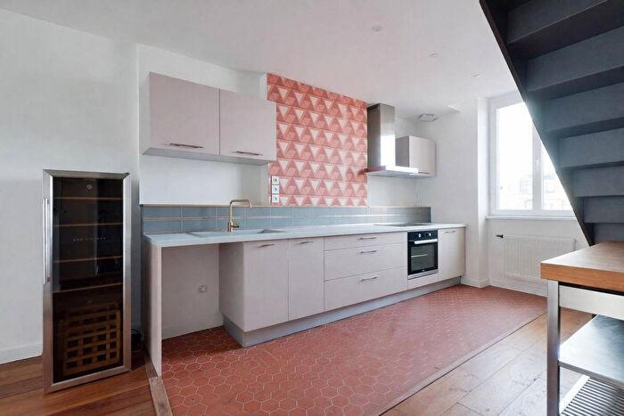 Appartement à louer - La Villette, Lyon ème arrondissement - 4 pièces - 2 chambres