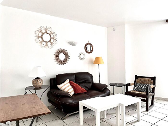 Appartement à louer - Mâcon, Centre-ville - 2 pièces - 1 chambre