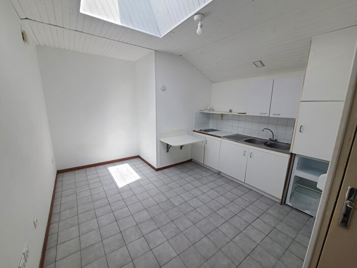 Appartement 1 pièce à Angers, Roseraie, à louer