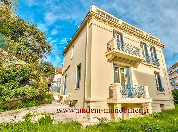 Maison à vendre - Nice, Fabron - 10 pièces - 5 chambres