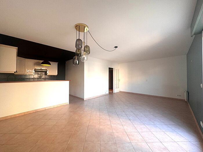 Courbevoie, Gambetta, La Défense - Appartement 3 pièces à louer